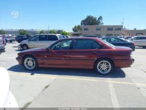 Red BMW 740 2001 in Klaipeda, with an engine capacity of 0.00 L and mileage of 162 thousand km for 2960 €, photo 16 on AUTOMOTO.COM.LV