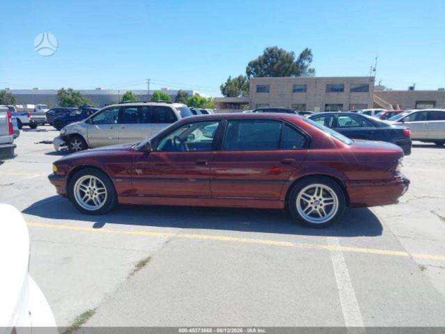 Red BMW 740 2001 in Klaipeda, with an engine capacity of 0.00 L and mileage of 162 thousand km for 2960 €, photo 16 on AUTOMOTO.COM.LV