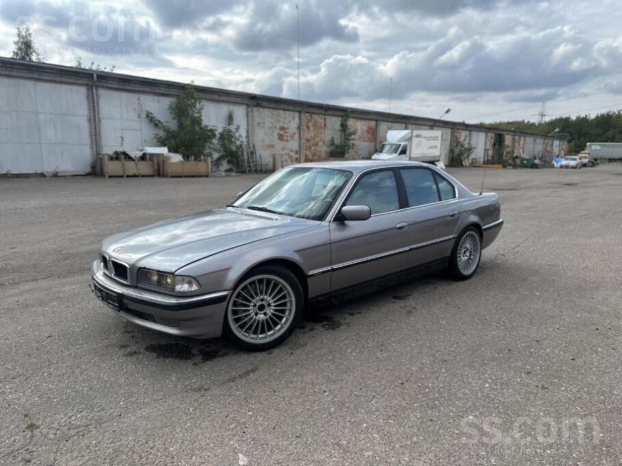 BMW 740 1994 Rīga, ar dzinēja tilpumu 4.00 L un nobraukumu 298 tūkst. km par 6500 €, foto 4 vietnē AUTOMOTO.COM.LV