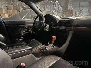BMW 740 1994 Rīga, ar dzinēja tilpumu 4.00 L un nobraukumu 298 tūkst. km par 6660 €, foto 4 vietnē AUTOMOTO.COM.LV