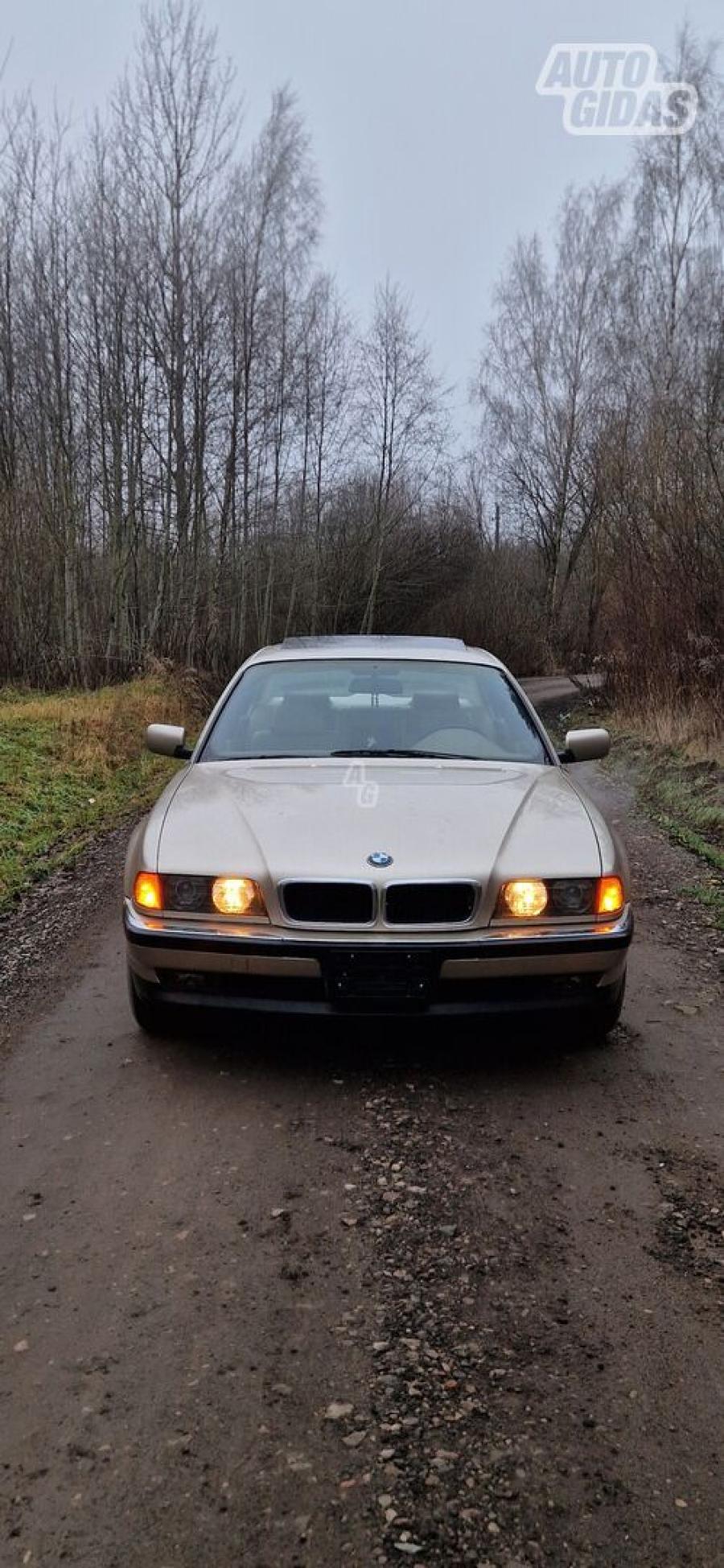 BMW 740 1997 Viļņa, ar dzinēja tilpumu 4.40 L un nobraukumu 199 tūkst. km par 5400 €, foto 1 vietnē AUTOMOTO.COM.LV