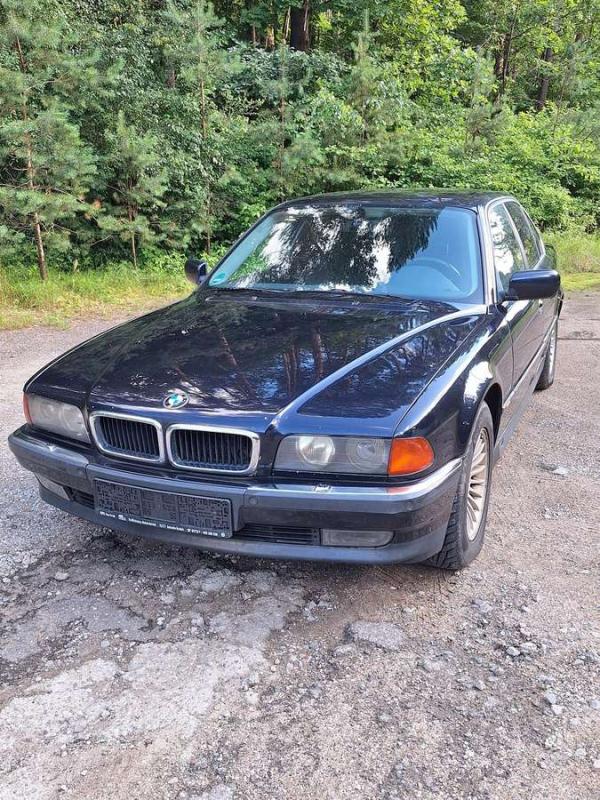BMW 740 1998 Viļņa, ar dzinēja tilpumu 4.40 L un nobraukumu 331 tūkst. km par 3500 €, foto 1 vietnē AUTOMOTO.COM.LV