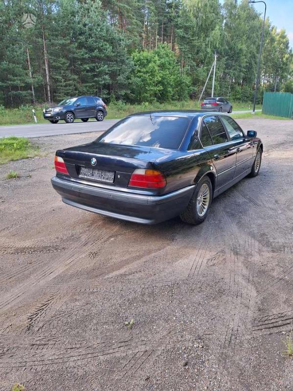 BMW 740 1998 Viļņa, ar dzinēja tilpumu 4.40 L un nobraukumu 331 tūkst. km par 3500 €, foto 4 vietnē AUTOMOTO.COM.LV