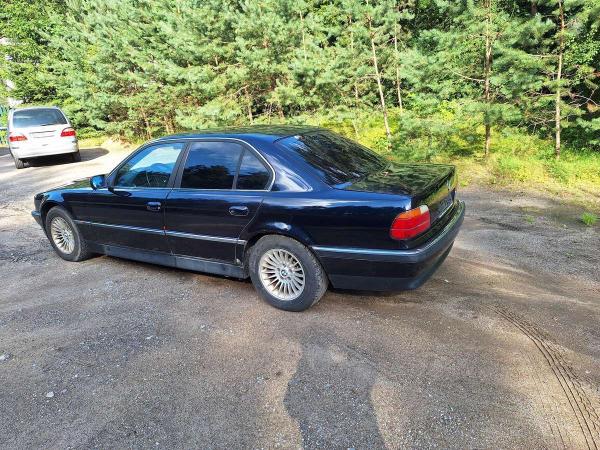 BMW 740 1998 Viļņa, ar dzinēja tilpumu 4.40 L un nobraukumu 331 tūkst. km par 3500 €, foto 5 vietnē AUTOMOTO.COM.LV