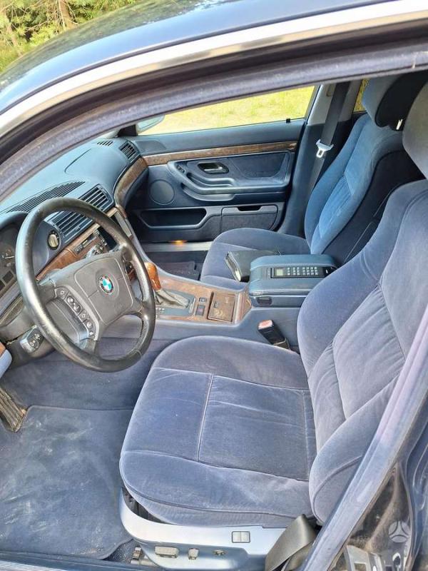 BMW 740 1998 Viļņa, ar dzinēja tilpumu 4.40 L un nobraukumu 331 tūkst. km par 3500 €, foto 7 vietnē AUTOMOTO.COM.LV