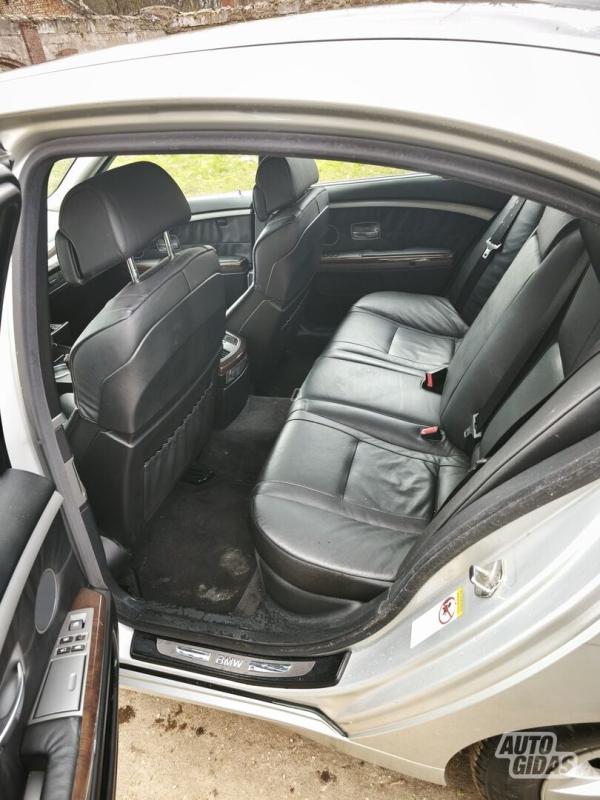 BMW 740 2003 Ignalina, ar dzinēja tilpumu 3.90 L un nobraukumu 275 tūkst. km par 2700 €, foto 6 vietnē AUTOMOTO.COM.LV