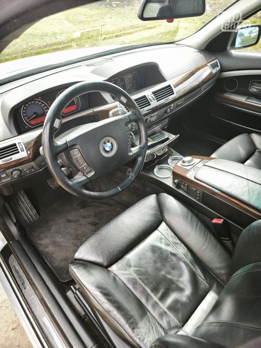 BMW 740 2003 Ignalina, ar dzinēja tilpumu 3.90 L un nobraukumu 286 tūkst. km par 2600 €, foto 7 vietnē AUTOMOTO.COM.LV