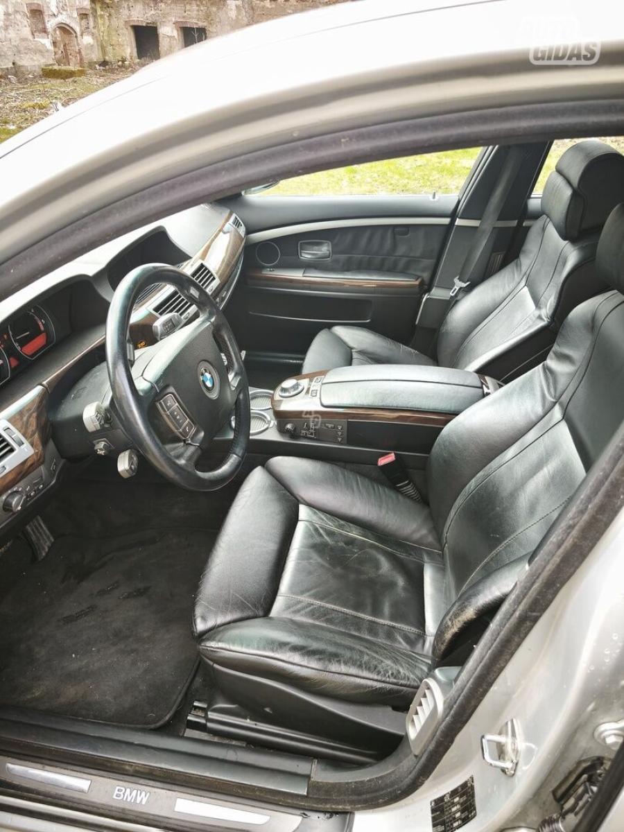 BMW 740 2003 Ignalina, ar dzinēja tilpumu 3.90 L un nobraukumu 286 tūkst. km par 2600 €, foto 10 vietnē AUTOMOTO.COM.LV