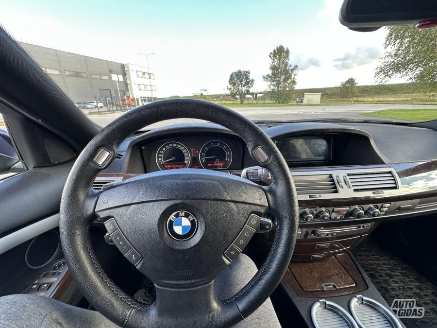 BMW 740 2006 in Klaipeda, with an engine capacity of 4.00 L and mileage of 273 thousand km for 2250 €, photo 12 on AUTOMOTO.COM.LV