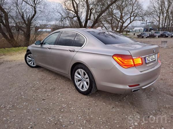 BMW 740 2009 in Liepaja, with an engine capacity of 3.00 L and mileage of 204 thousand km for 8600 €, photo 2 on AUTOMOTO.COM.LV