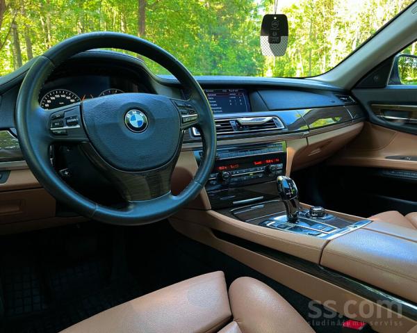BMW 740 2009 Rīga, ar dzinēja tilpumu 3.00 L un nobraukumu 270 tūkst. km par 10900 €, foto 5 vietnē AUTOMOTO.COM.LV