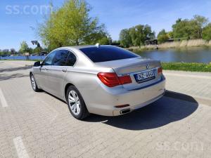 BMW 740 2009 in Liepaja, with an engine capacity of 3.00 L and mileage of 206 thousand km for 6500 €, photo 4 on AUTOMOTO.COM.LV