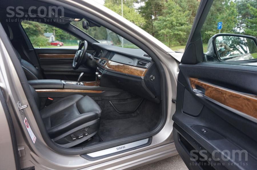 BMW 740 2009 Jūrmala, ar dzinēja tilpumu 3.00 L un nobraukumu 214 tūkst. km par 10995 €, foto 29 vietnē AUTOMOTO.COM.LV