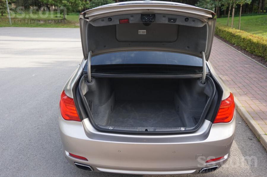 BMW 740 2009 Jūrmala, ar dzinēja tilpumu 3.00 L un nobraukumu 214 tūkst. km par 10995 €, foto 33 vietnē AUTOMOTO.COM.LV