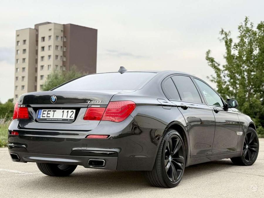 BMW 740 2009 in Radviliskis, with an engine capacity of 3.00 L and mileage of 262 thousand km for 6900 €, photo 5 on AUTOMOTO.COM.LV