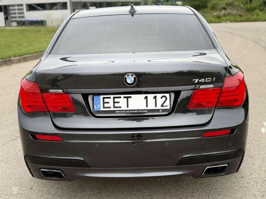 BMW 740 2009 in Radviliskis, with an engine capacity of 3.00 L and mileage of 262 thousand km for 6900 €, photo 8 on AUTOMOTO.COM.LV