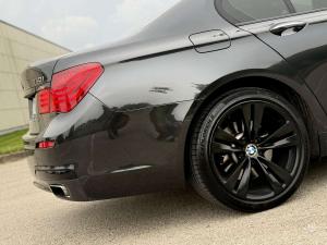 BMW 740 2009 in Radviliskis, with an engine capacity of 3.00 L and mileage of 262 thousand km for 6900 €, photo 10 on AUTOMOTO.COM.LV