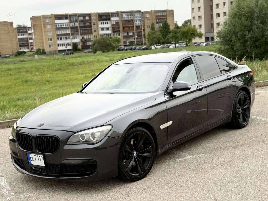 BMW 740 2009 in Radviliskis, with an engine capacity of 3.00 L and mileage of 262 thousand km for 6900 €, photo 13 on AUTOMOTO.COM.LV