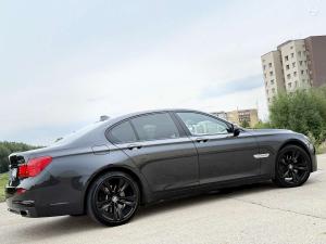 BMW 740 2009 in Radviliskis, with an engine capacity of 3.00 L and mileage of 262 thousand km for 6900 €, photo 17 on AUTOMOTO.COM.LV