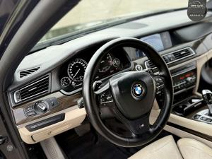 BMW 740 2009 in Radviliskis, with an engine capacity of 3.00 L and mileage of 262 thousand km for 6900 €, photo 25 on AUTOMOTO.COM.LV