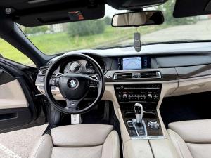 BMW 740 2009 in Radviliskis, with an engine capacity of 3.00 L and mileage of 262 thousand km for 6900 €, photo 26 on AUTOMOTO.COM.LV