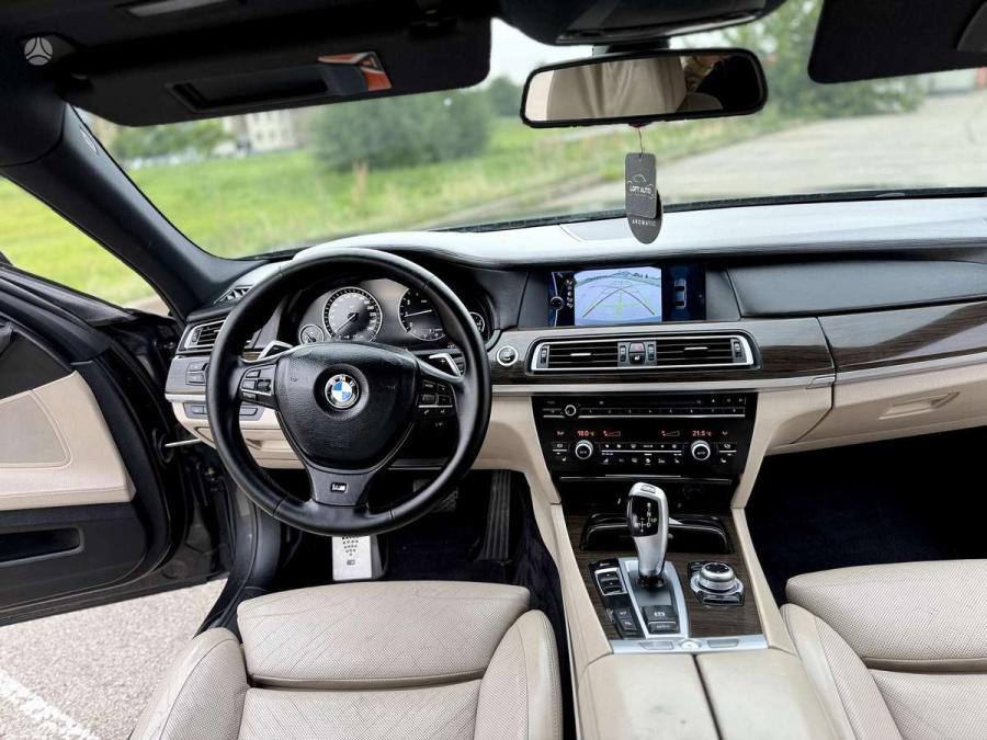 BMW 740 2009 in Radviliskis, with an engine capacity of 3.00 L and mileage of 262 thousand km for 6900 €, photo 26 on AUTOMOTO.COM.LV
