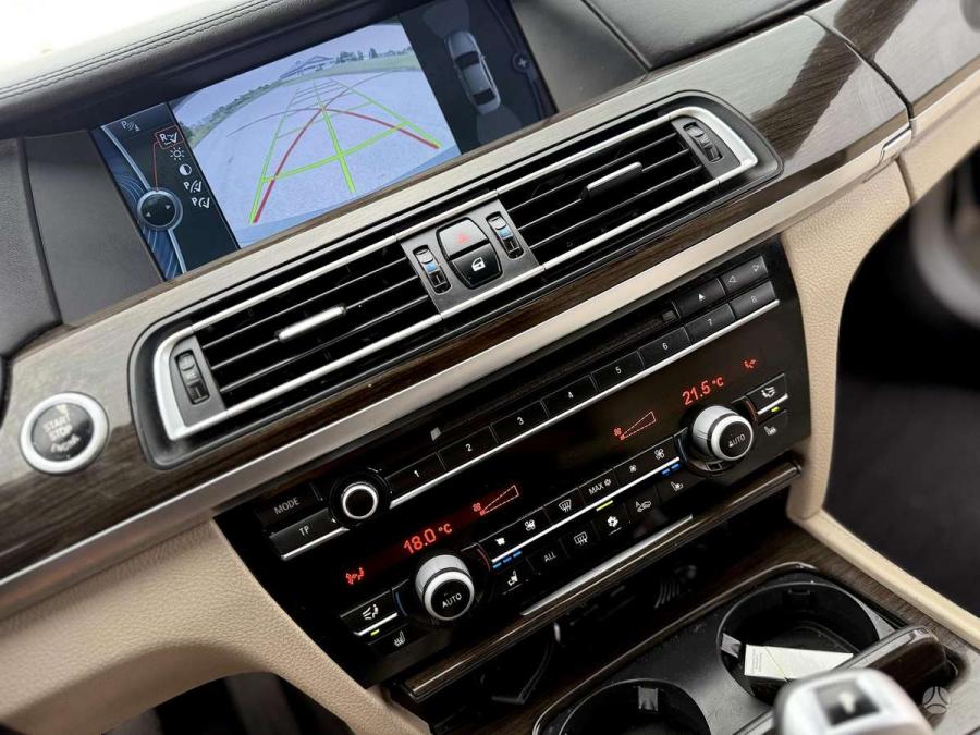 BMW 740 2009 in Radviliskis, with an engine capacity of 3.00 L and mileage of 262 thousand km for 6900 €, photo 27 on AUTOMOTO.COM.LV