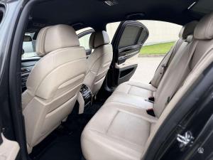 BMW 740 2009 in Radviliskis, with an engine capacity of 3.00 L and mileage of 262 thousand km for 6900 €, photo 29 on AUTOMOTO.COM.LV