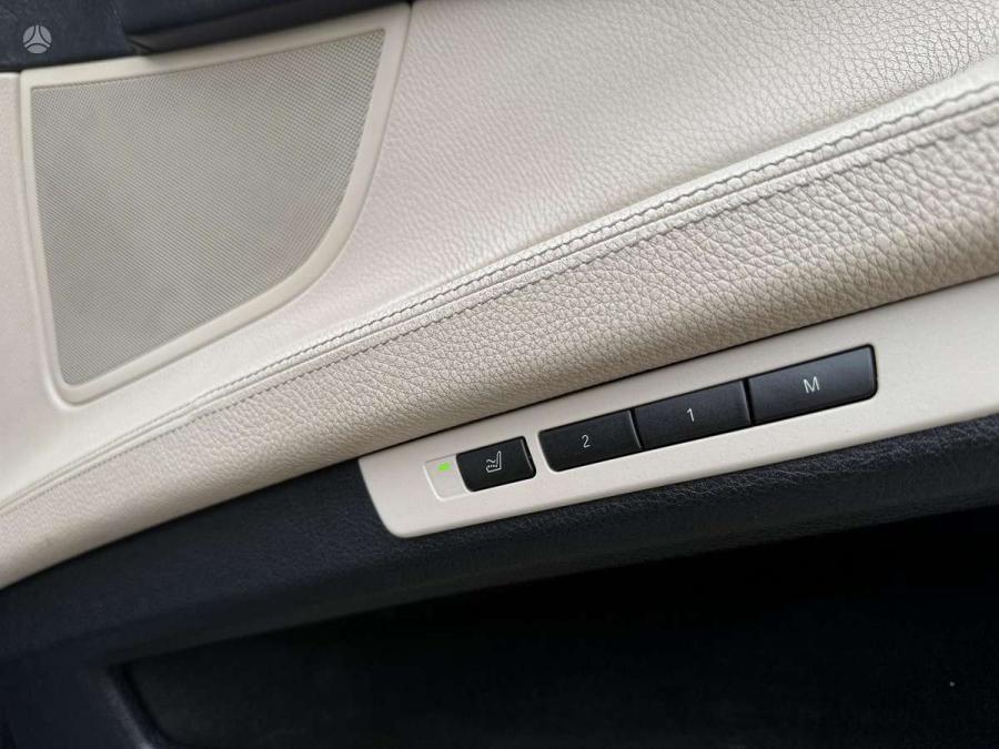 BMW 740 2009 in Radviliskis, with an engine capacity of 3.00 L and mileage of 262 thousand km for 6900 €, photo 34 on AUTOMOTO.COM.LV