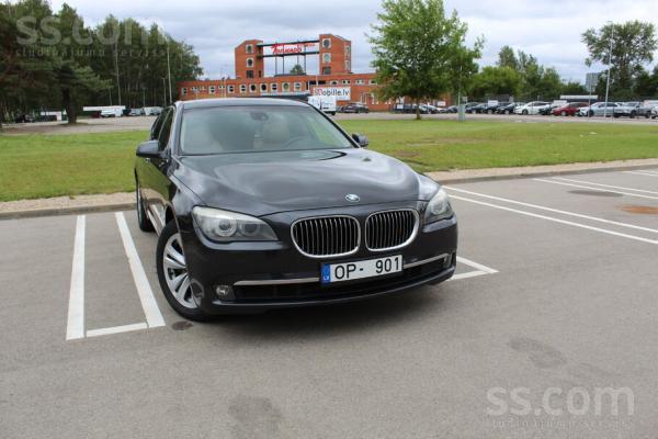 BMW 740 2009 in Riga, with an engine capacity of 3.00 L and mileage of 280 thousand km for 11500 €, photo 1 on AUTOMOTO.COM.LV