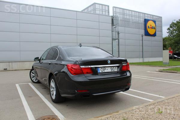 BMW 740 2009 in Riga, with an engine capacity of 3.00 L and mileage of 280 thousand km for 11500 €, photo 4 on AUTOMOTO.COM.LV