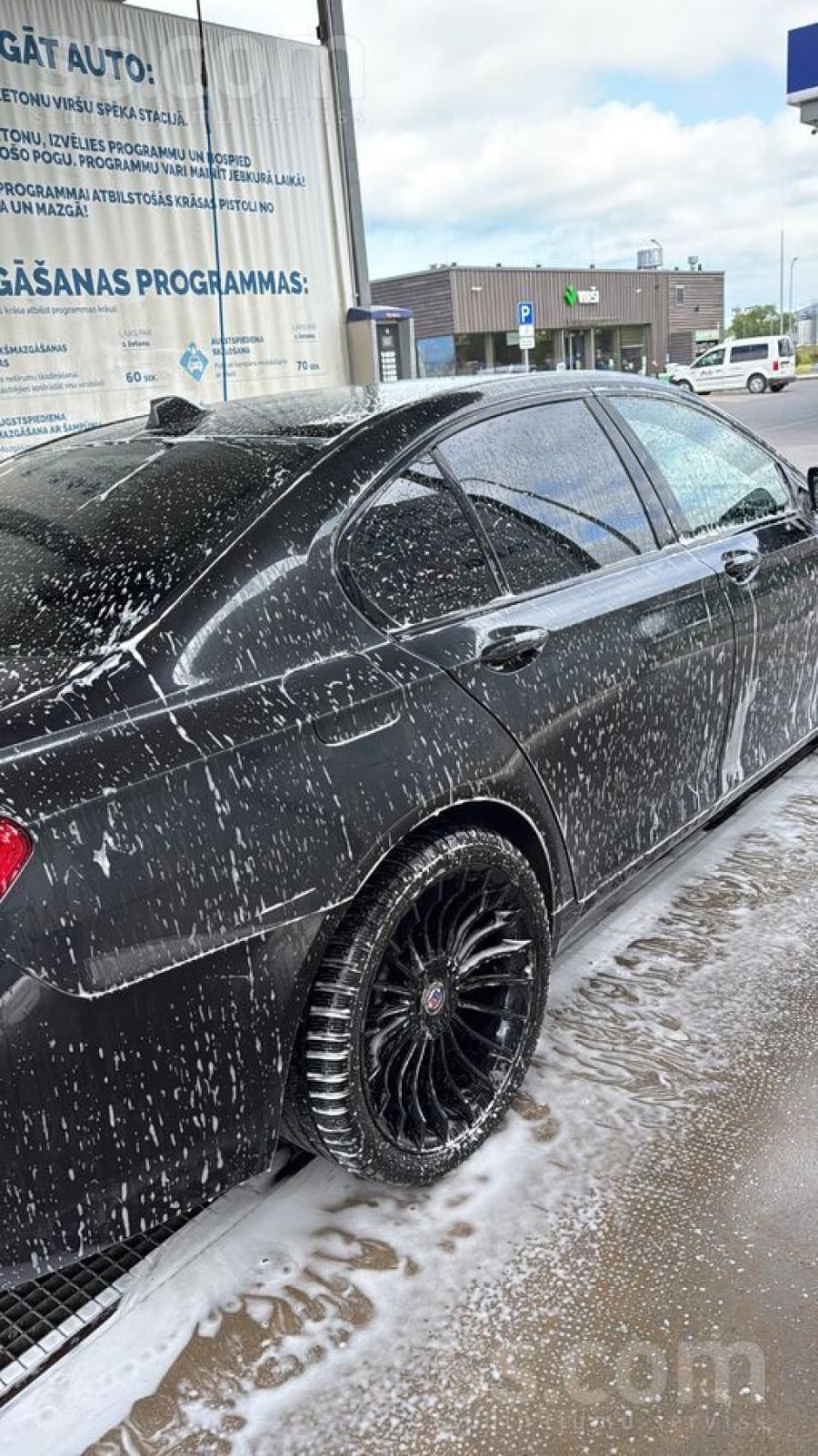 BMW 740 2010 Liepāja, ar dzinēja tilpumu 3.00 L un nobraukumu 0 tūkst. km par 11000 €, foto 4 vietnē AUTOMOTO.COM.LV
