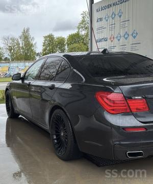 BMW 740 2010 Liepāja, ar dzinēja tilpumu 3.00 L un nobraukumu 0 tūkst. km par 11000 €, foto 5 vietnē AUTOMOTO.COM.LV