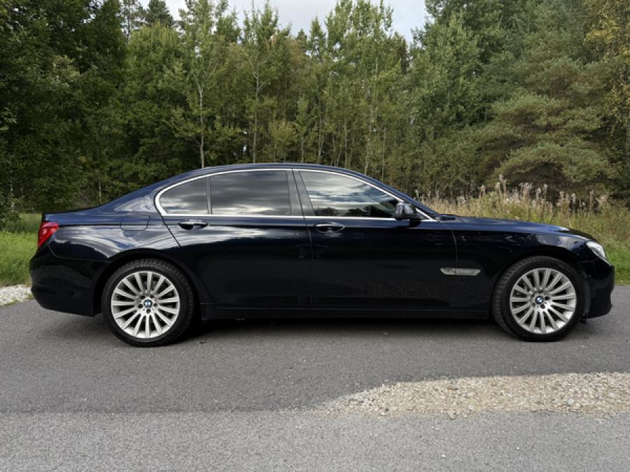 BMW 740 2011 Tallina, ar dzinēja tilpumu 3.00 L un nobraukumu 292 tūkst. km par 10999 €, foto 4 vietnē AUTOMOTO.COM.LV