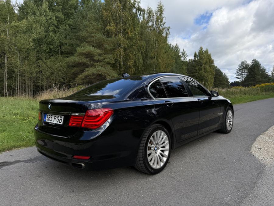 BMW 740 2011 Tallina, ar dzinēja tilpumu 3.00 L un nobraukumu 292 tūkst. km par 10999 €, foto 6 vietnē AUTOMOTO.COM.LV