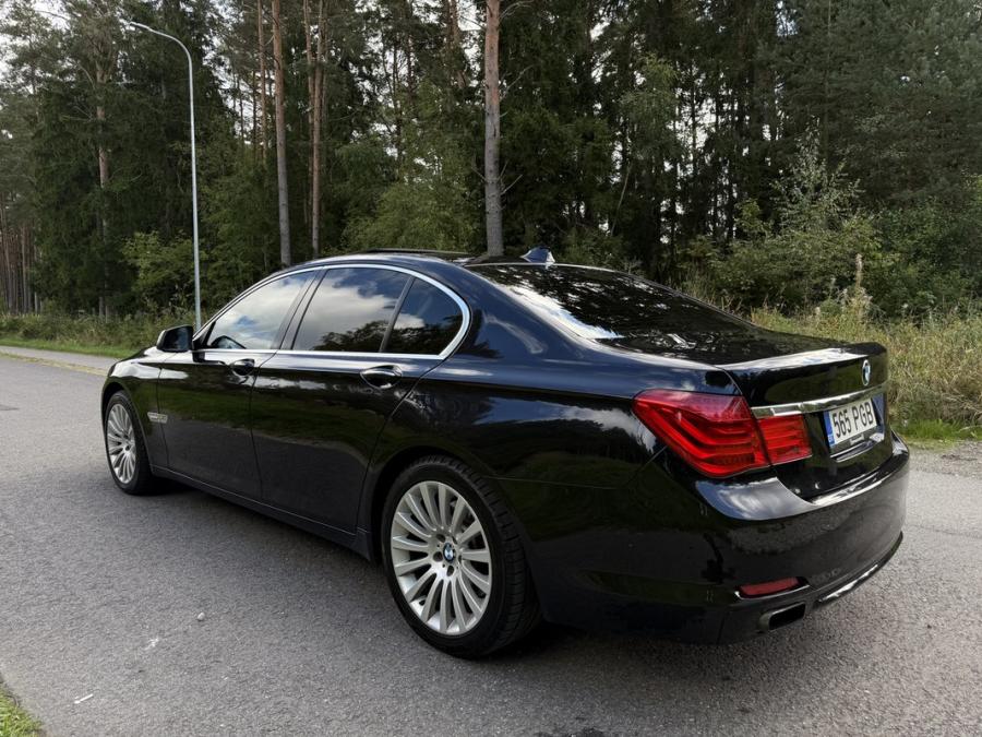 BMW 740 2011 Tallina, ar dzinēja tilpumu 3.00 L un nobraukumu 292 tūkst. km par 10999 €, foto 19 vietnē AUTOMOTO.COM.LV