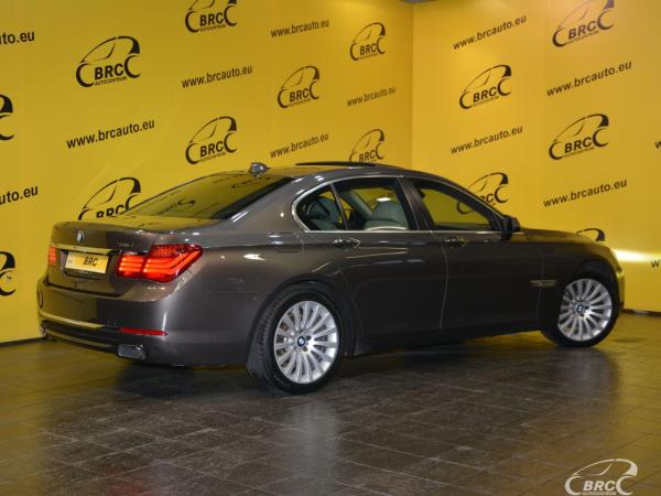 BMW 740 2012 in Vilnius, with an engine capacity of 2.99 L and mileage of 266 thousand km for 11900 €, photo 2 on AUTOMOTO.COM.LV