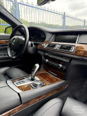 BMW 740 2015 in Vilnius, with an engine capacity of 3.00 L and mileage of 167 thousand km for 15000 €, photo 12 on AUTOMOTO.COM.LV
