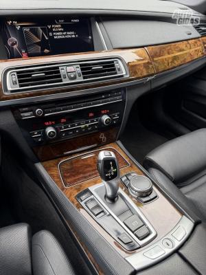 BMW 740 2015 in Vilnius, with an engine capacity of 3.00 L and mileage of 167 thousand km for 15000 €, photo 15 on AUTOMOTO.COM.LV