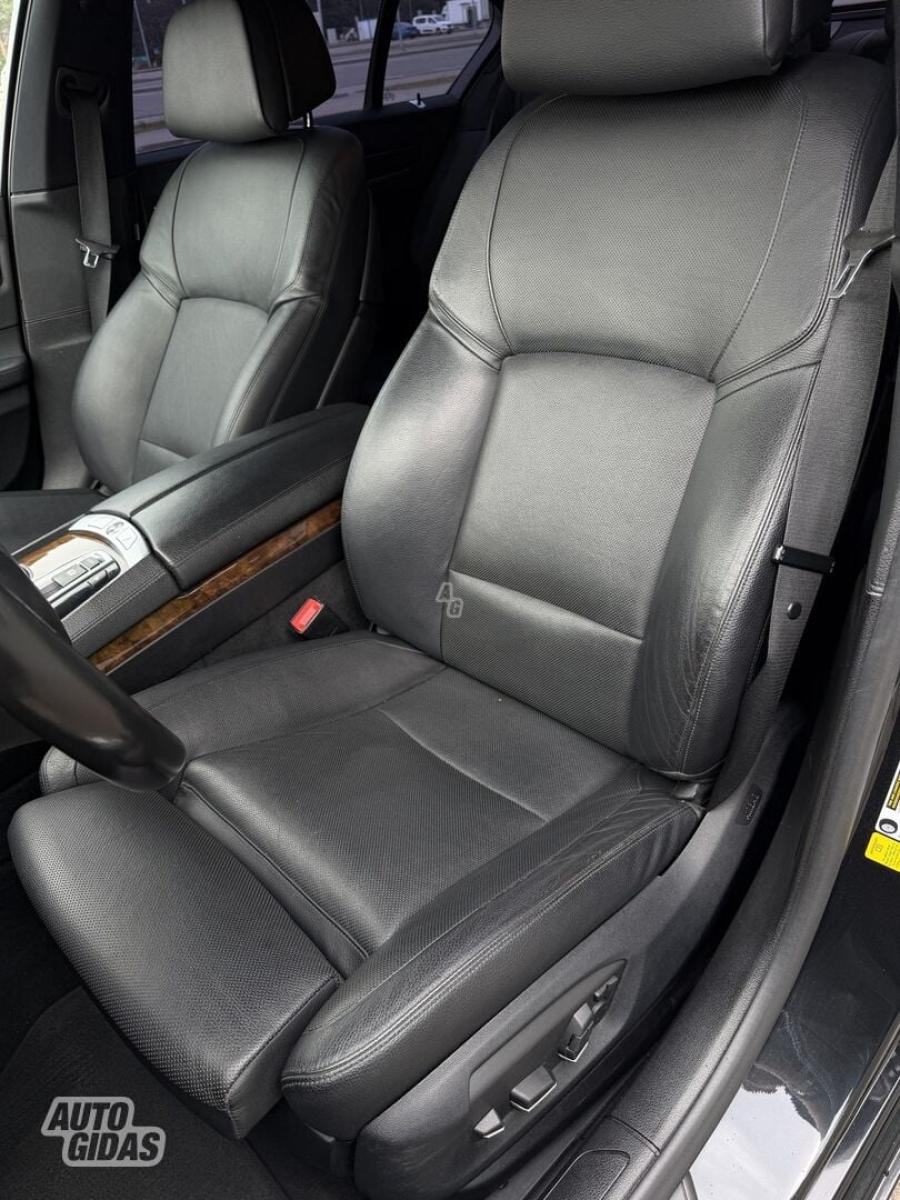 BMW 740 2015 in Vilnius, with an engine capacity of 3.00 L and mileage of 167 thousand km for 15000 €, photo 26 on AUTOMOTO.COM.LV