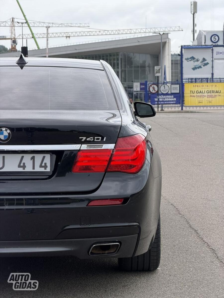 BMW 740 2015 in Vilnius, with an engine capacity of 3.00 L and mileage of 167 thousand km for 15000 €, photo 5 on AUTOMOTO.COM.LV