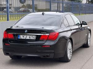 BMW 740 2015 in Vilnius, with an engine capacity of 3.00 L and mileage of 167 thousand km for 15000 €, photo 6 on AUTOMOTO.COM.LV