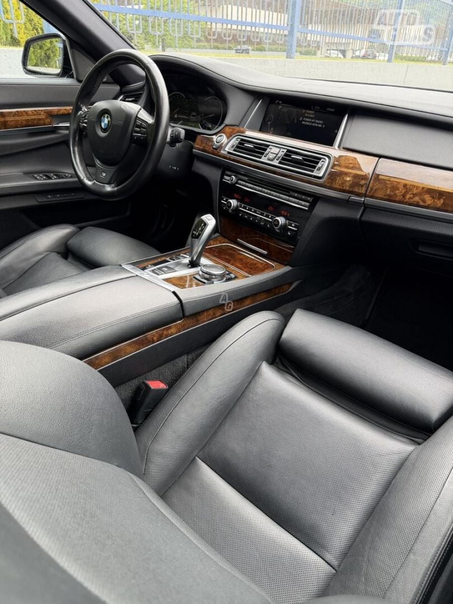 BMW 740 2015 in Vilnius, with an engine capacity of 3.00 L and mileage of 167 thousand km for 15000 €, photo 13 on AUTOMOTO.COM.LV
