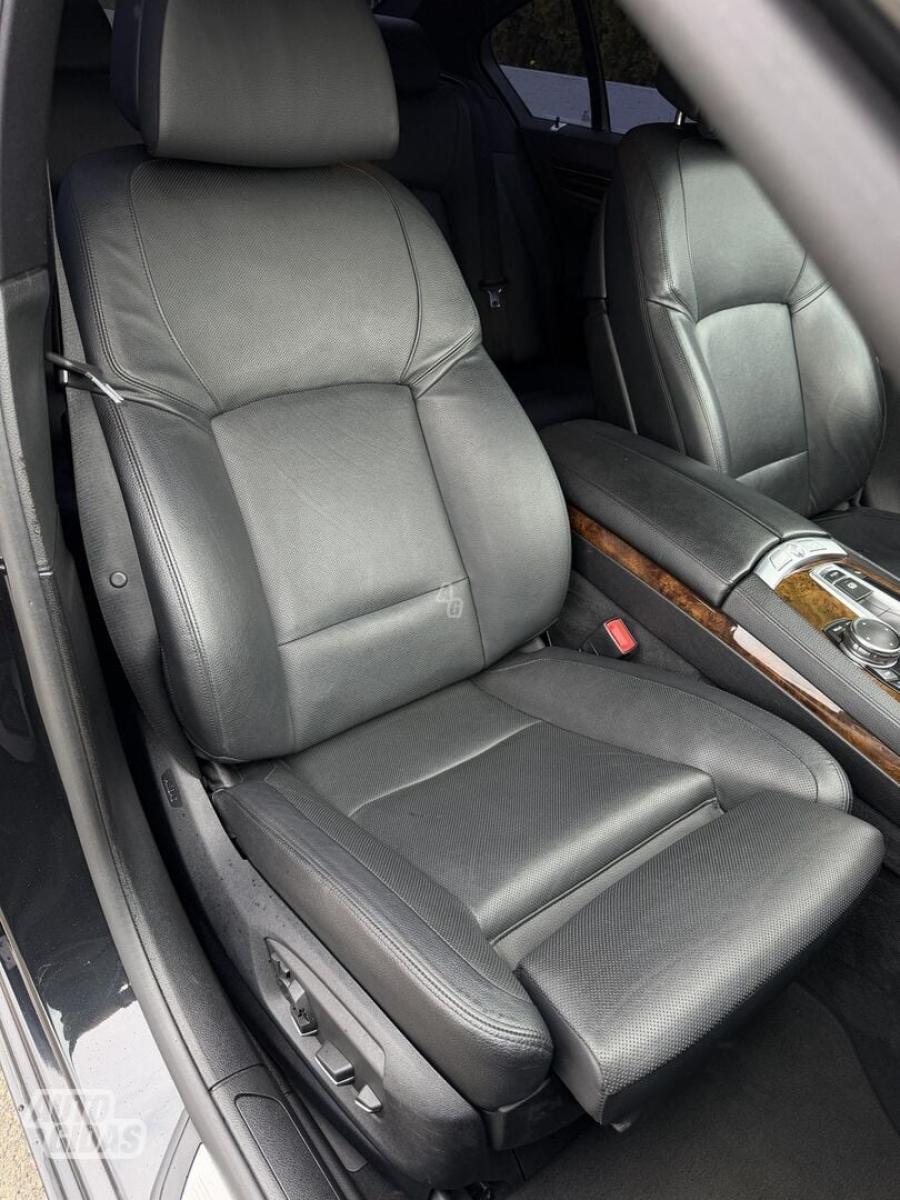 BMW 740 2015 in Vilnius, with an engine capacity of 3.00 L and mileage of 167 thousand km for 15000 €, photo 25 on AUTOMOTO.COM.LV