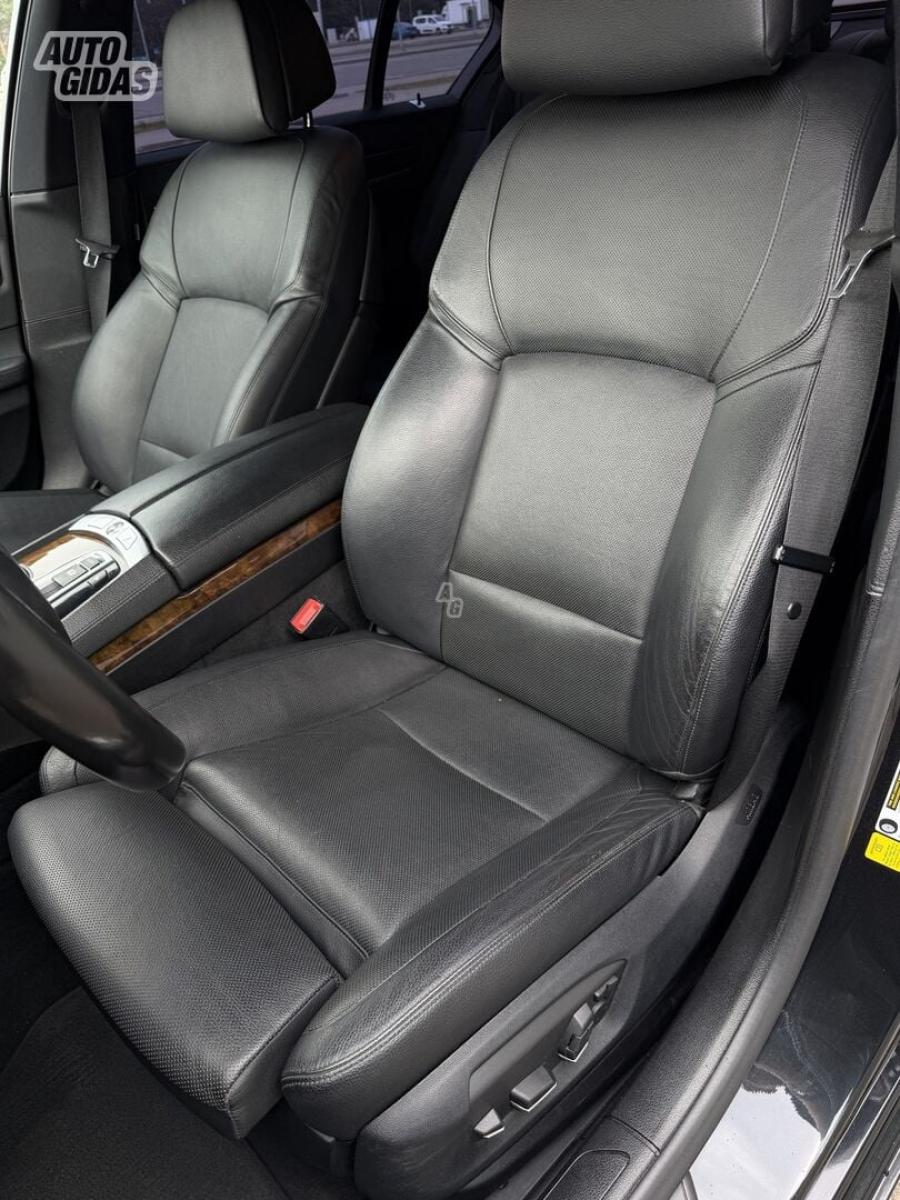 BMW 740 2015 in Vilnius, with an engine capacity of 3.00 L and mileage of 167 thousand km for 15000 €, photo 26 on AUTOMOTO.COM.LV