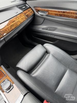 BMW 740 2015 in Vilnius, with an engine capacity of 3.00 L and mileage of 167 thousand km for 15000 €, photo 29 on AUTOMOTO.COM.LV