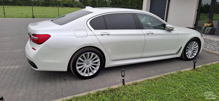 BMW 740 2016 in Vilnius, with an engine capacity of 3.00 L and mileage of 189 thousand km for 25000 €, photo 4 on AUTOMOTO.COM.LV