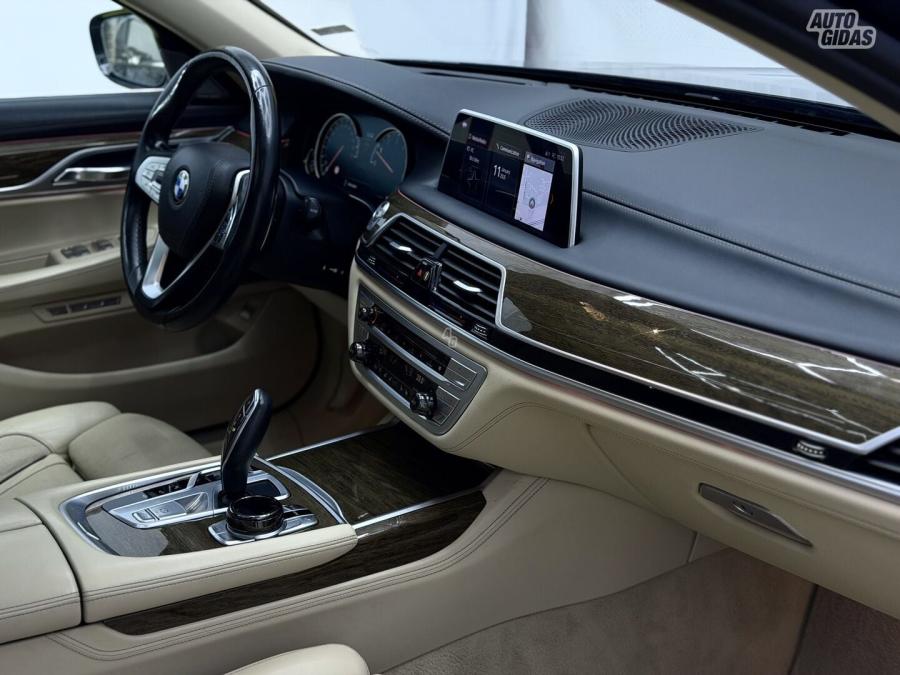 BMW 740 2017 Avižieniai, ar dzinēja tilpumu 3.00 L un nobraukumu 86 tūkst. km par 26490 €, foto 14 vietnē AUTOMOTO.COM.LV