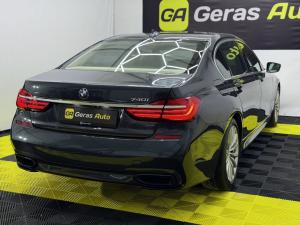BMW 740 2017 in Vilnius, with an engine capacity of 0.00 L and mileage of 0 thousand km for 22300 €, photo 5 on AUTOMOTO.COM.LV