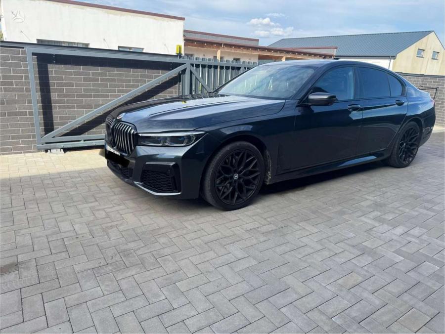 BMW 740 2017 in Marijampole, with an engine capacity of 2.99 L and mileage of 161 thousand km for 31000 €, photo 8 on AUTOMOTO.COM.LV